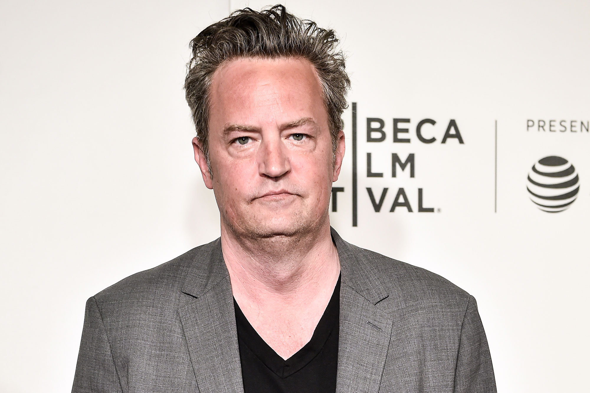 Matthew Perry, la star di Friends: "Il mio colon è scoppiato"