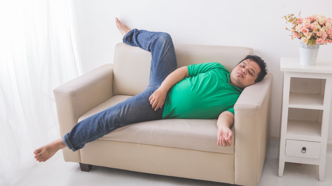 Braccia addormentate mentre riposi sul divano, anche a te succede? La ...