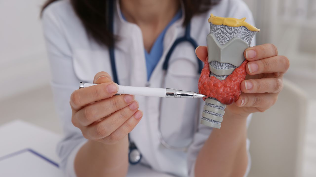 I segnali che la tiroide non sta funzionando correttamente: ecco a cosa ...