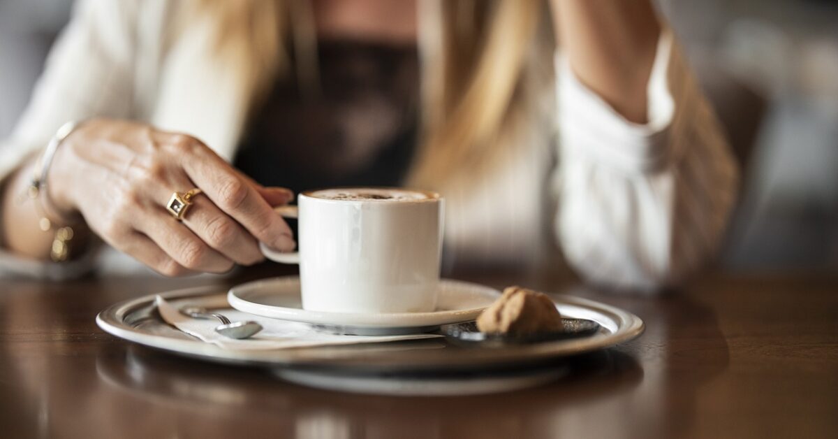 Caffè lungo o corto: chi vince la sfida della caffeina? Quale ne ha di più?